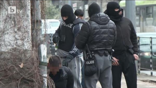 Спецакция на антимафиоти в Бургас (СНИМКИ и ВИДЕО) | Crimes.bg